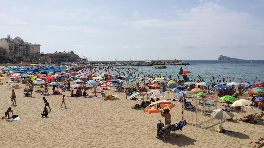The Best Beaches in Benidorm | Top Scenic Spots - Travel Easy World